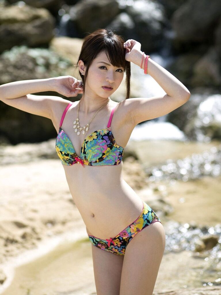 Moe Amatsuka | Diễn Viên JAV